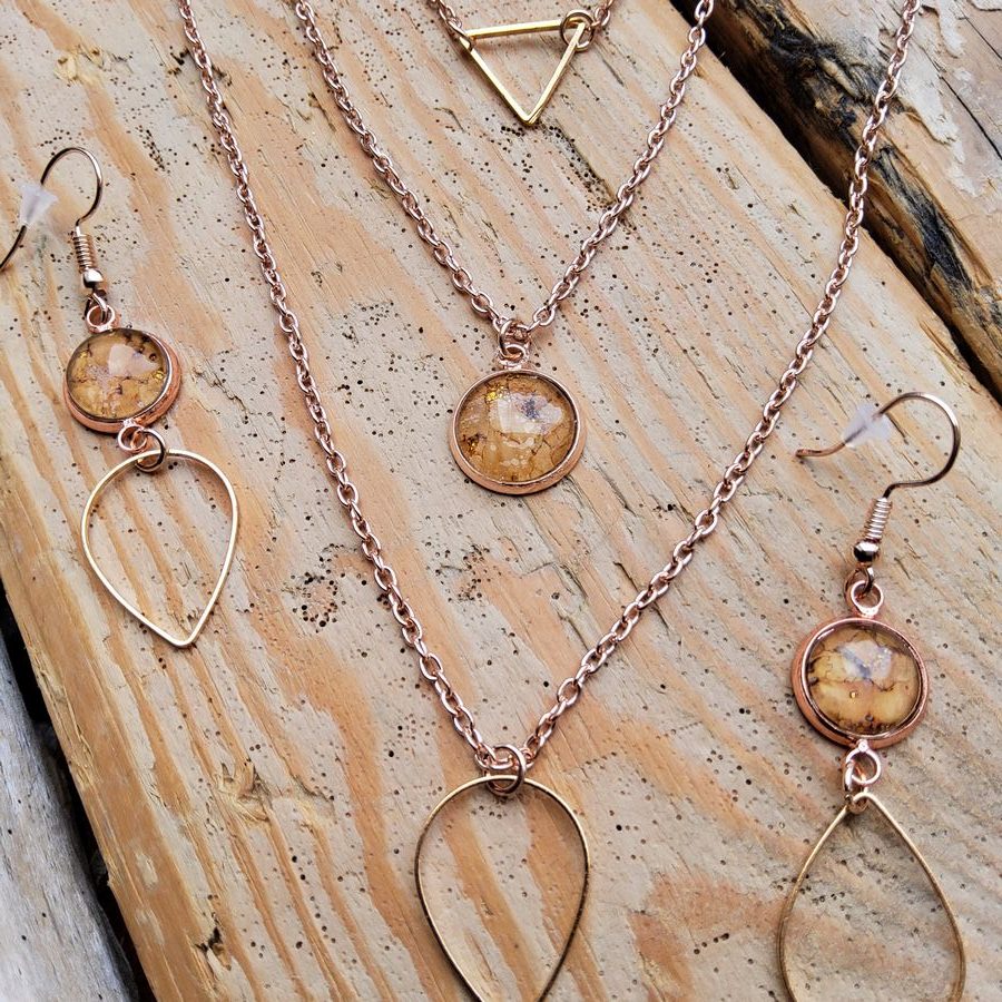 Collier « Sabrina » multi-rangs doré rose et tissu liège | Thylia Créations