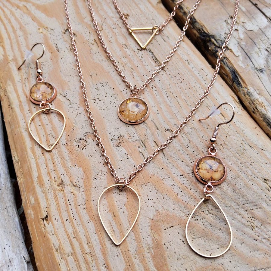 Collier « Sabrina » multi-rangs doré rose et tissu liège | Thylia Créations